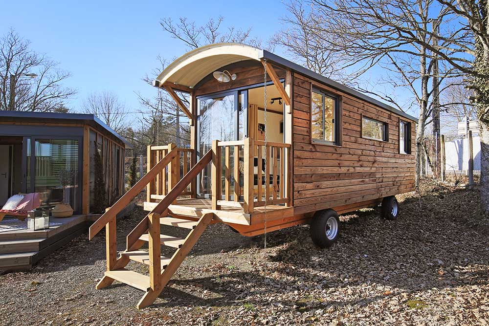 Roulotte en bois | Hébergement atypique camping | Glamping
